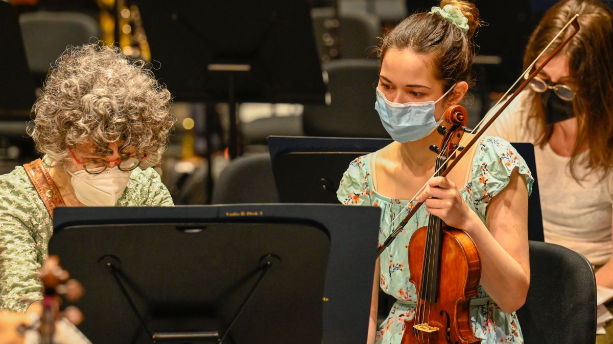 [Video] NACO Mentorship program: Kimberly Durflinger, violin | National Arts Centre